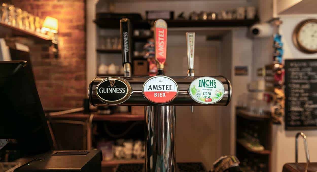 Ultimate Guide to Pub Crawls in Cambridge - Cambridge Tours